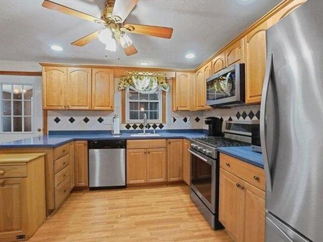 house with 3 bedroom, Milford MA ES105158944