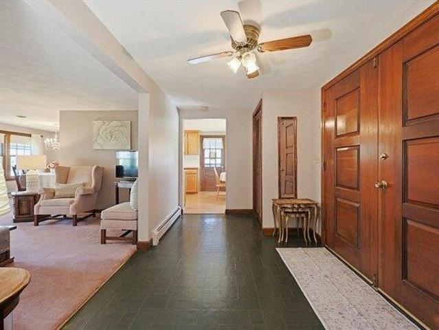house with 3 bedroom, Milford MA ES103101156