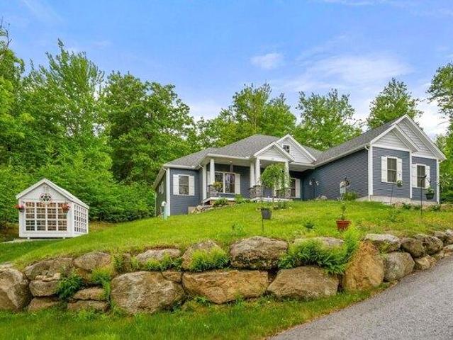 house with 3 bedroom, Milford NH DS104042554