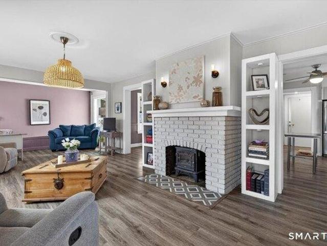 house with 3 bedroom, Milford CT DLS101658228