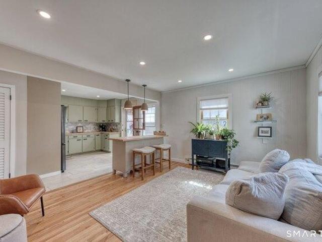 house with 3 bedroom, Milford CT DLS101748530