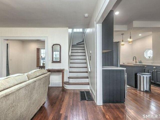 house with 3 bedroom, Milford CT DLS101749923