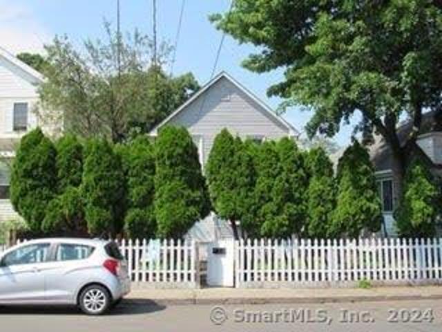 house with 3 bedroom, Milford CT DLS102561372