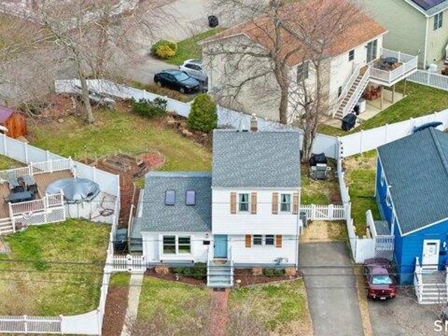 house with 3 bedroom, Milford CT DLS102566302