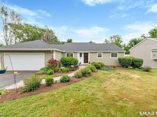 house with 3 bedroom, Milford CT DS104236589