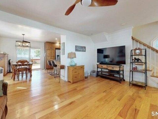house with 3 bedroom, Milford CT ES104189480