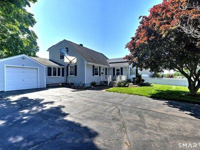 house with 3 bedroom, Milford CT ES104264012