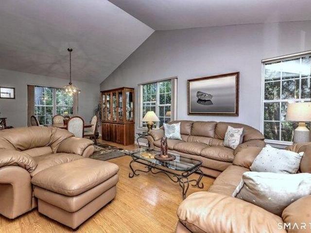 house with 3 bedroom, Milford CT ES104608679