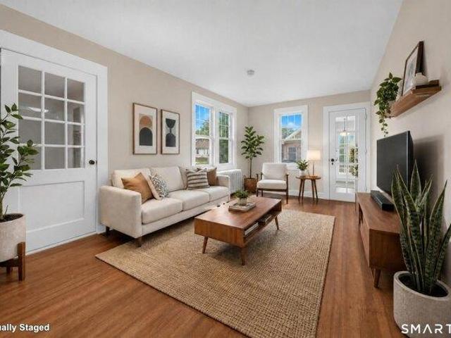house with 3 bedroom, Milford CT ES105114350
