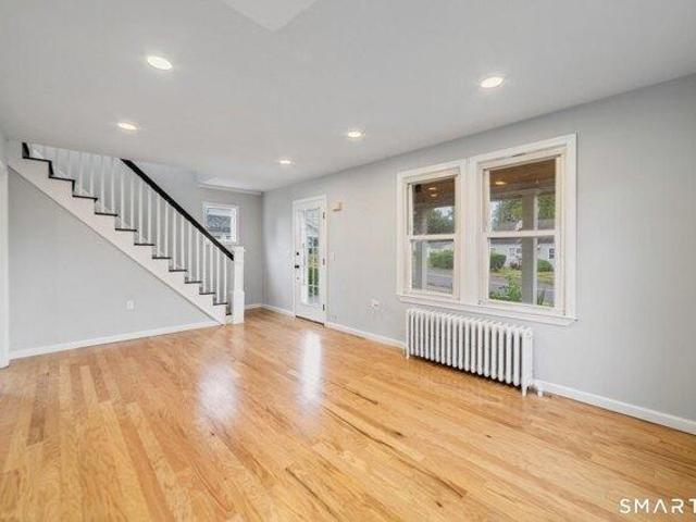 house with 3 bedroom, Milford CT ES105113885