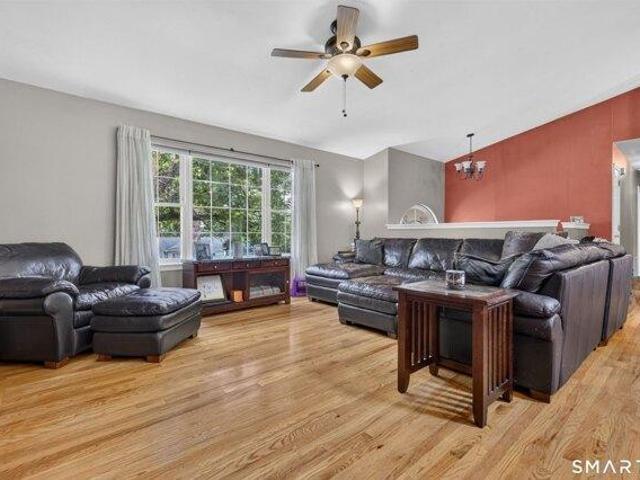 house with 3 bedroom, Milford CT ES105125151