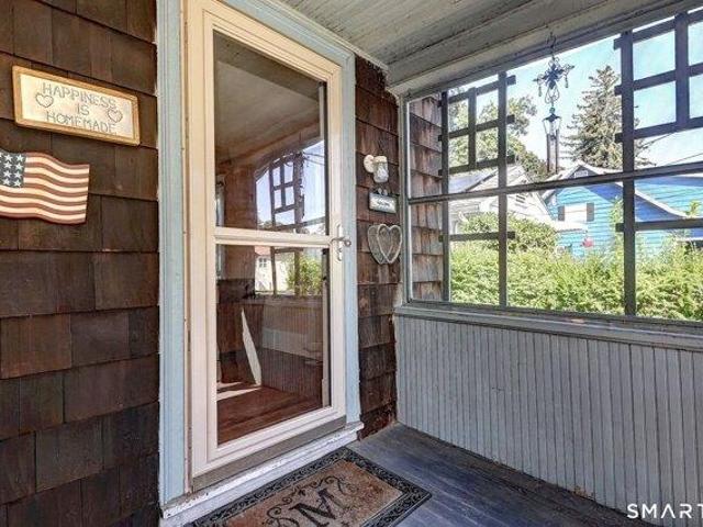 house with 3 bedroom, Milford CT ES105125607
