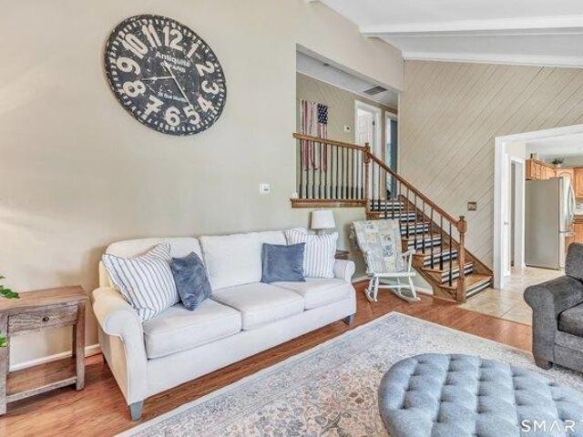 house with 3 bedroom, Milford CT ES105123807