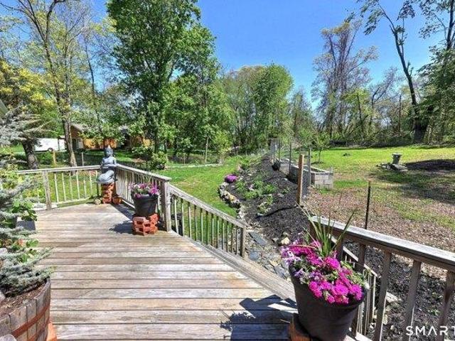 house with 3 bedroom, Milford CT ES103072141