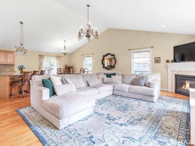 house with 3 bedroom, Milford CT ES103161911