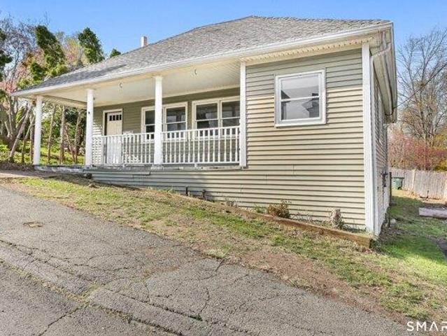 house with 3 bedroom, Milford CT ES103162423