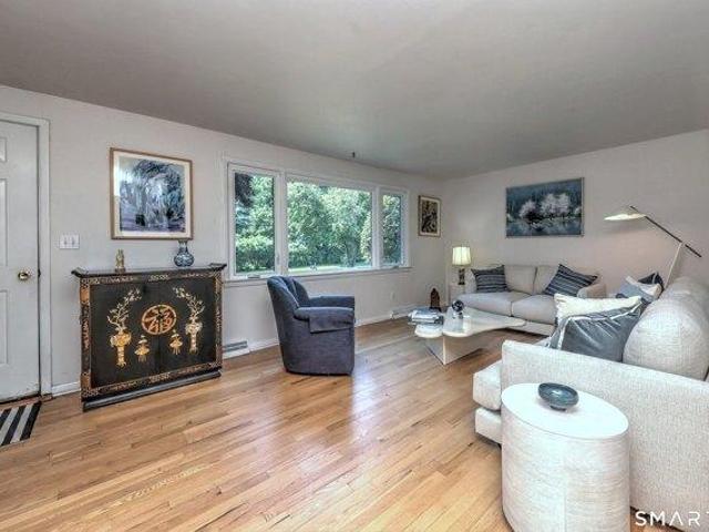 house with 3 bedroom, Milford CT ES103185826