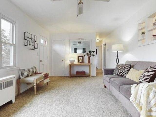 house with 3 bedroom, Milford CT ES103439142