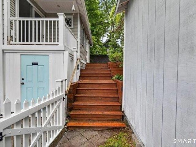 house with 3 bedroom, Milford CT ES103622428