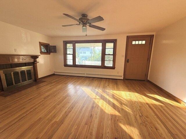 house with 3 bedroom, Millbury MA ES104112336