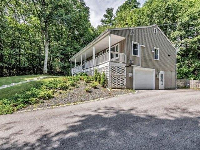 house with 3 bedroom, Millbury MA ES105175848