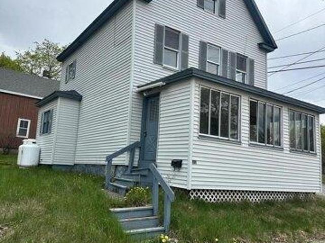 house with 3 bedroom, Millinocket ME DS103072020