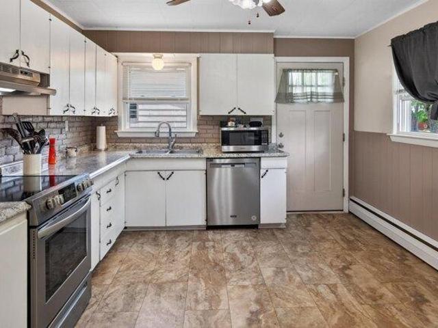 house with 3 bedroom, Millinocket ME ES103848472
