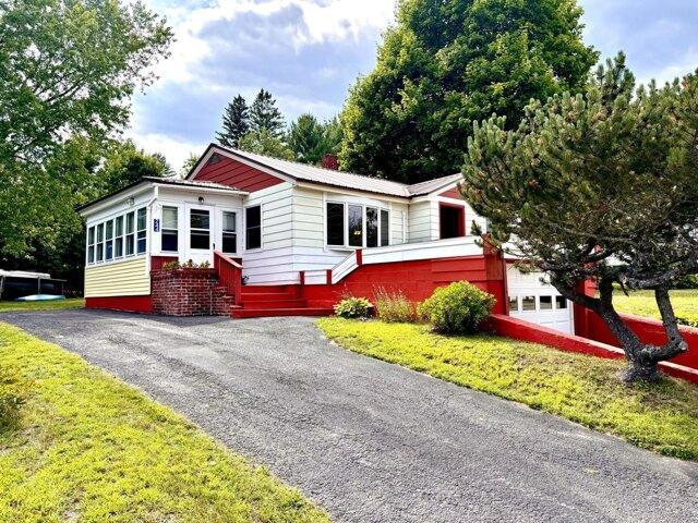 house with 3 bedroom, Millinocket ME ES104848936