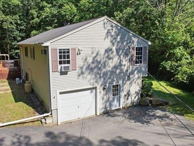 house with 3 bedroom, Millville MA ES104608282