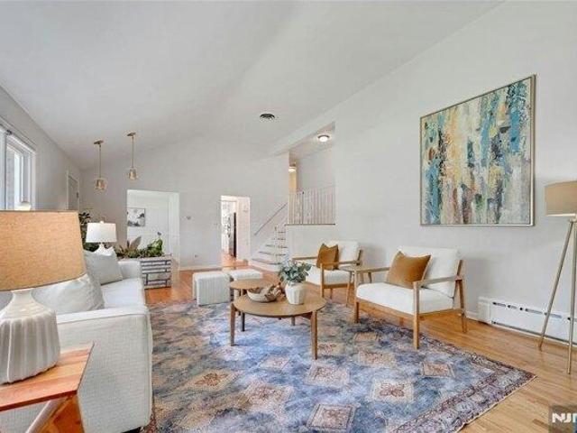 house with 3 bedroom, Montclair NJ ES104570825