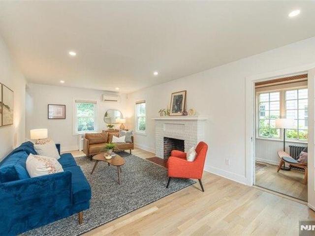 house with 3 bedroom, Montclair NJ ES105172118
