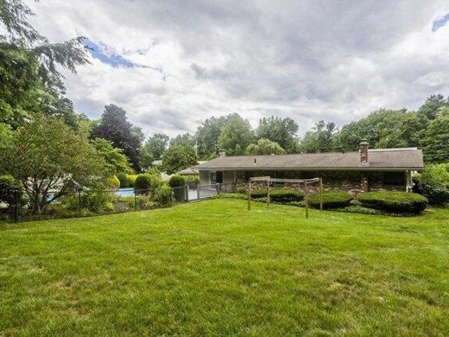 house with 3 bedroom, Montague MA ES105192311