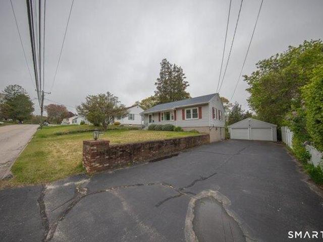 house with 3 bedroom, Montville CT DS103162655