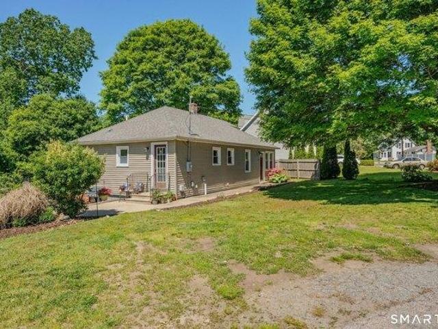 house with 3 bedroom, Montville CT ES103160315