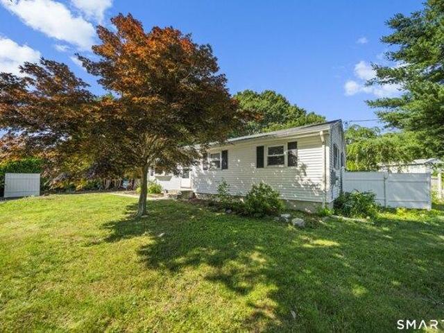 house with 3 bedroom, Montville CT ES104762093