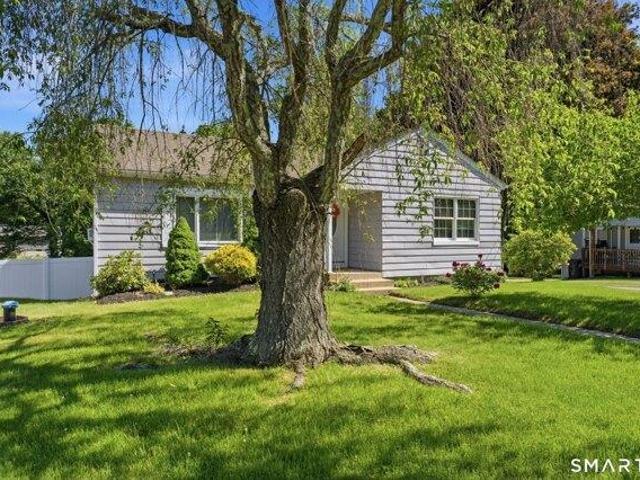 house with 3 bedroom, Montville CT ES104114582