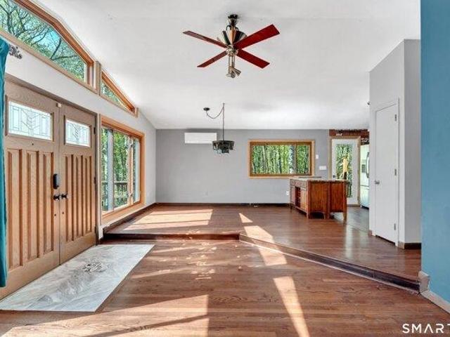 house with 3 bedroom, Montville CT ES104266230