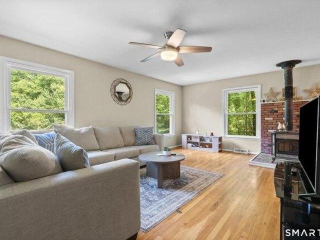 house with 3 bedroom, Monroe CT DS104114958