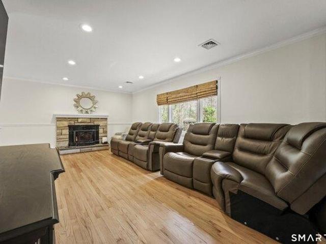 house with 3 bedroom, Monroe CT ES103099860