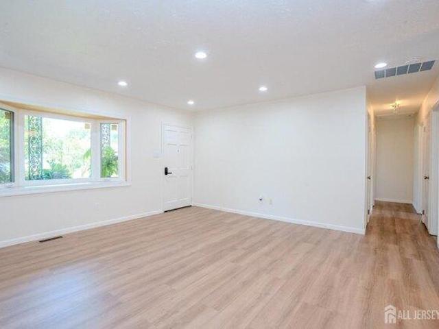 house with 3 bedroom, Monroe NJ ES105176448