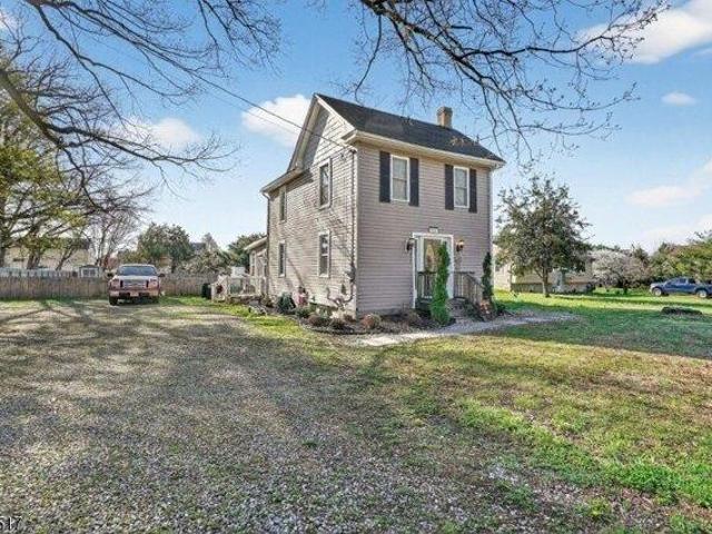 house with 3 bedroom, Monroe Township NJ DLS102564552