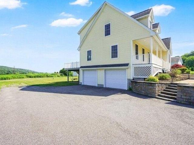 house with 3 bedroom, Monson MA ES105061811