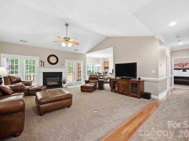 house with 3 bedroom, NC NC DLS101914574
