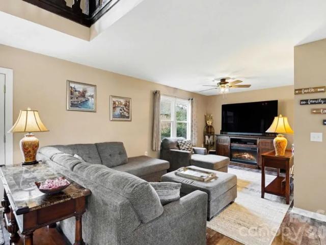 house with 3 bedroom, NC NC DLS102752895