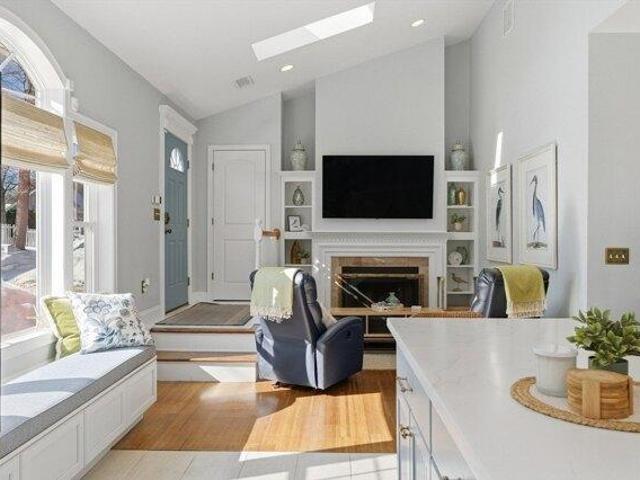 house with 3 bedroom, Narragansett RI ES104446314