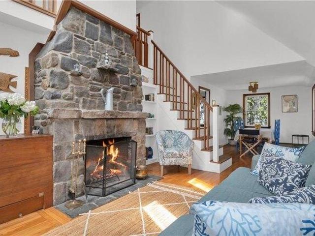 house with 3 bedroom, Narragansett RI ES104116948
