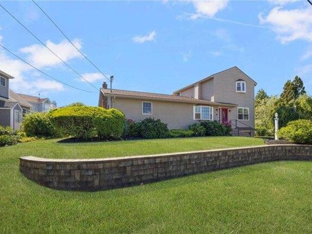 house with 3 bedroom, Narragansett RI ES105108623