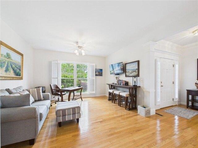 house with 3 bedroom, Narragansett RI ES105109671
