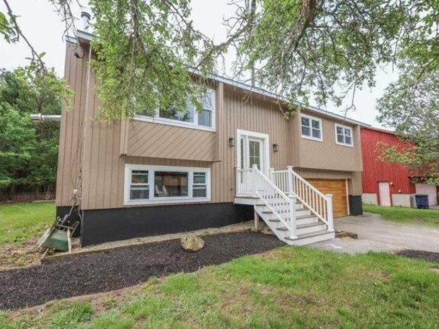 house with 3 bedroom, Nashua NH DLS102827534