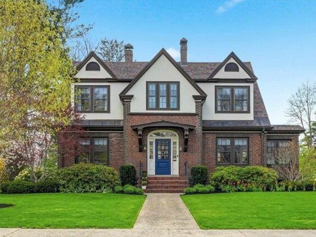 house with 3 bedroom, Nashua NH DLS102959070